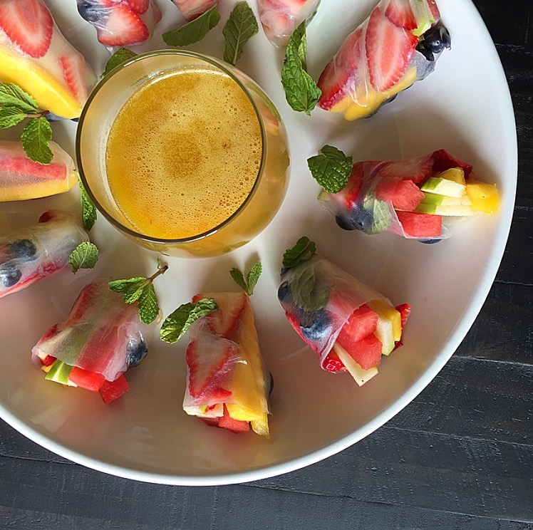 Fruity Summer Rolls & Sweet Saffron Sauce – Greens & Fries